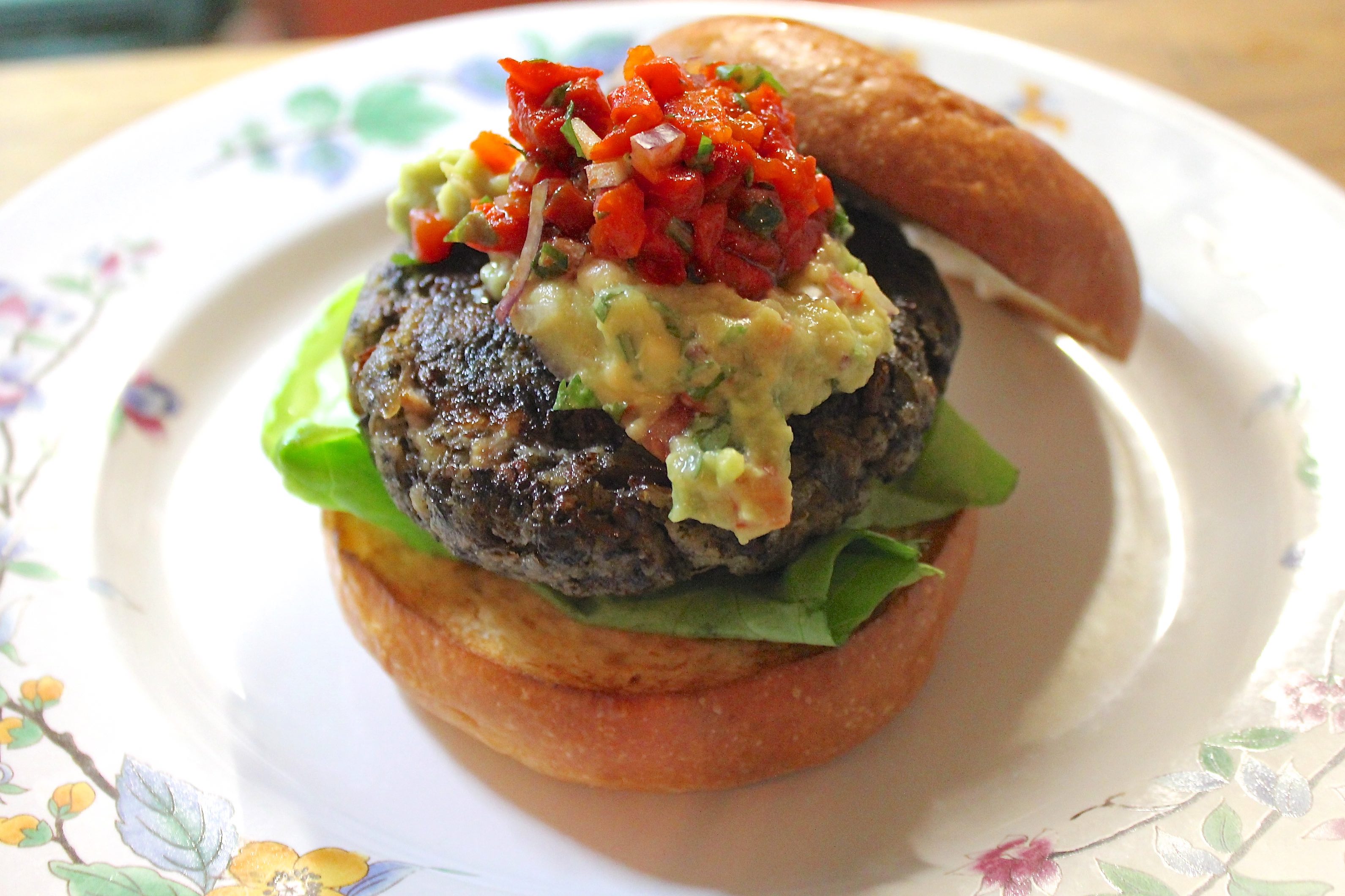 BOBO SOCIAL £1 BIRTHDAY BURGER!